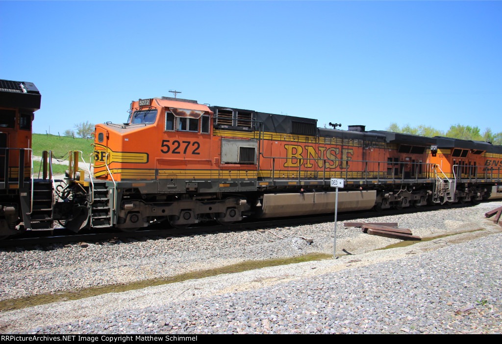 BNSF 5272